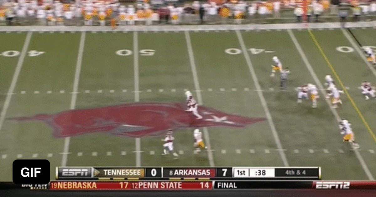 One of the best punt returns I've seen - 9GAG