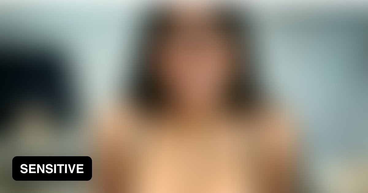 Mia Khalfia the hot body weird face porn star - 9GAG