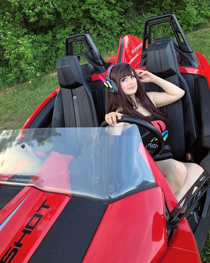 Swimsuit Dva for Colossal! IG: Cheyleesi - 9GAG