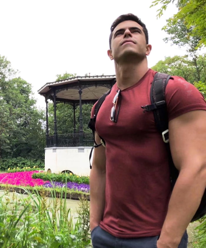 Spanish engineer and model Ignacio Pérez Rey - 9GAG