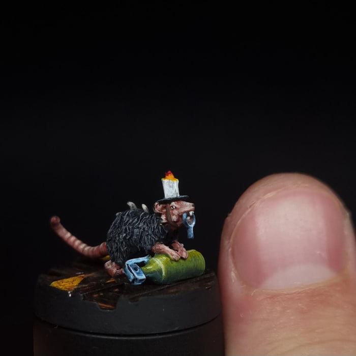 Anything more warhammer than thumbnail sized rats with grenades? - 9GAG