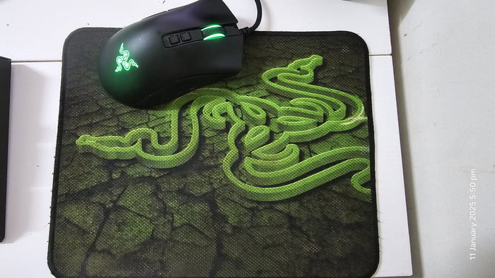 Guess the mouse pad age..back when razer made real quality shits. - 9GAG