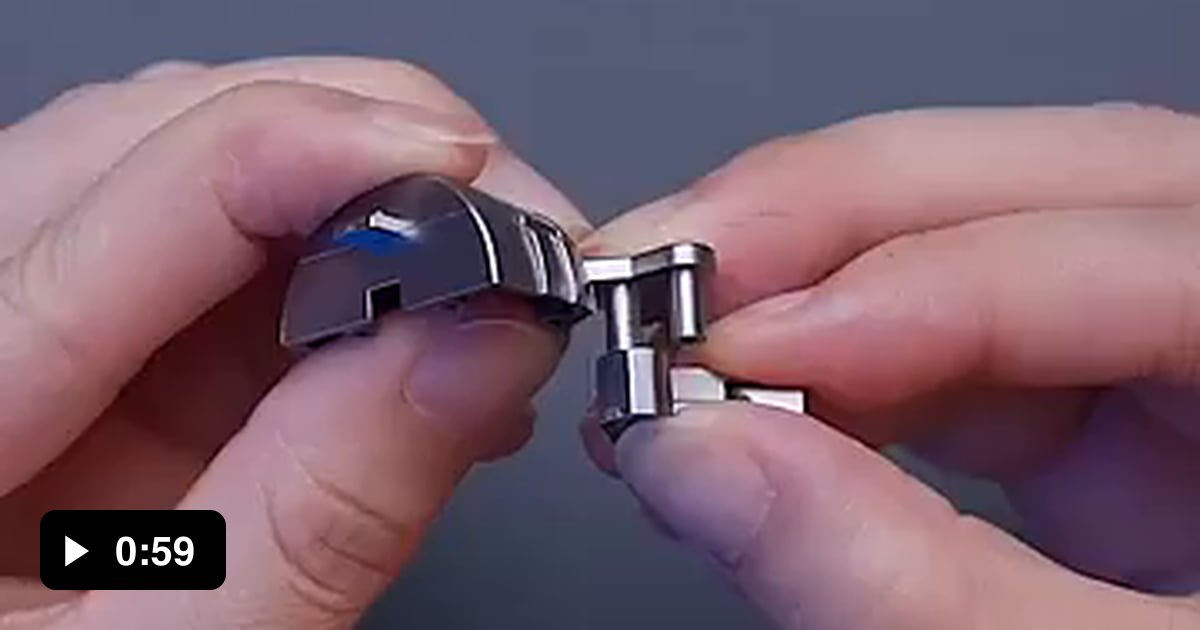 The assembly of the Iron Man suit Mark 46 Bust Model - 9GAG