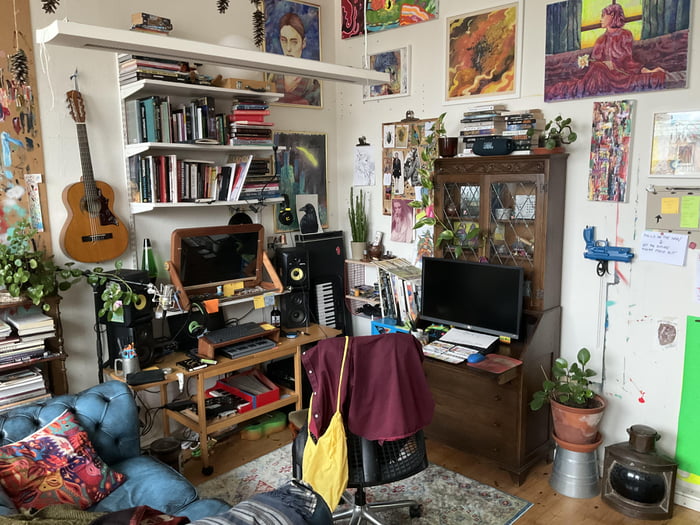 Its kind of a mess but this is where it happens - 9GAG