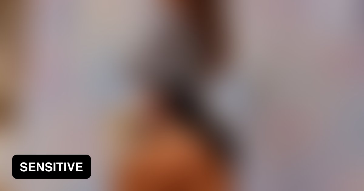 Upskirt and heels, best combo ? - 9GAG