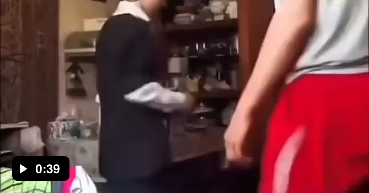 Two dudes synchronize dancing - 9GAG