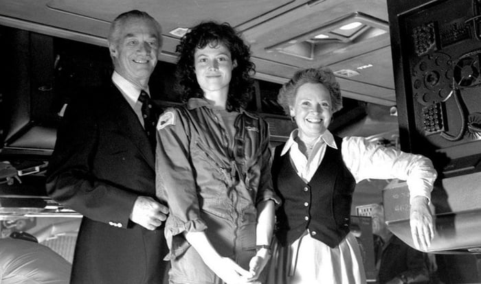 Proud Parents Sylvester and Elizabeth On the Set of "Alien", Starring ...