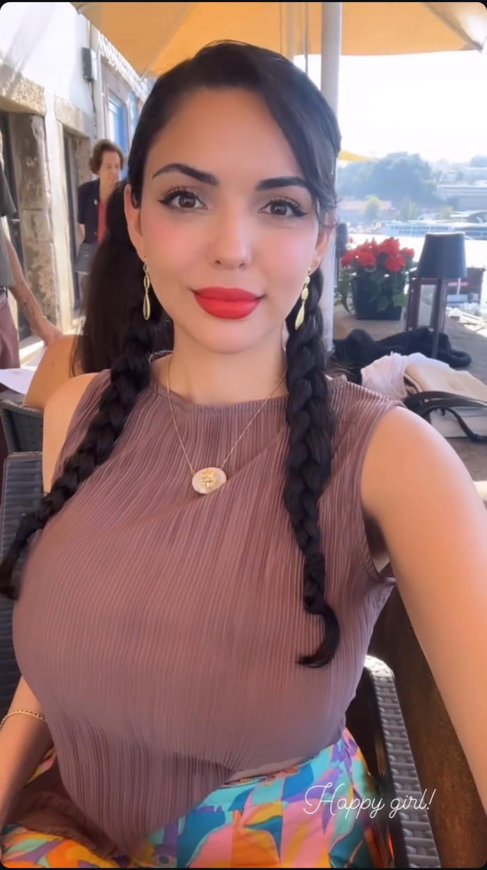 Busty 9gag 2020
