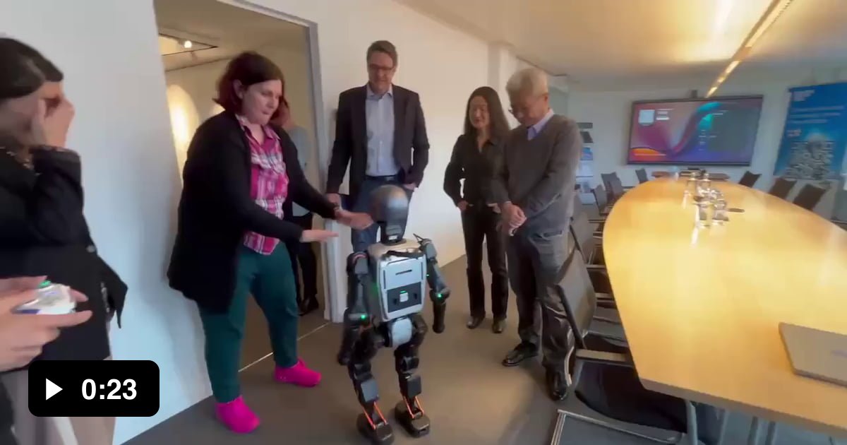 How quickly this robot gets up after being pushed - 9GAG