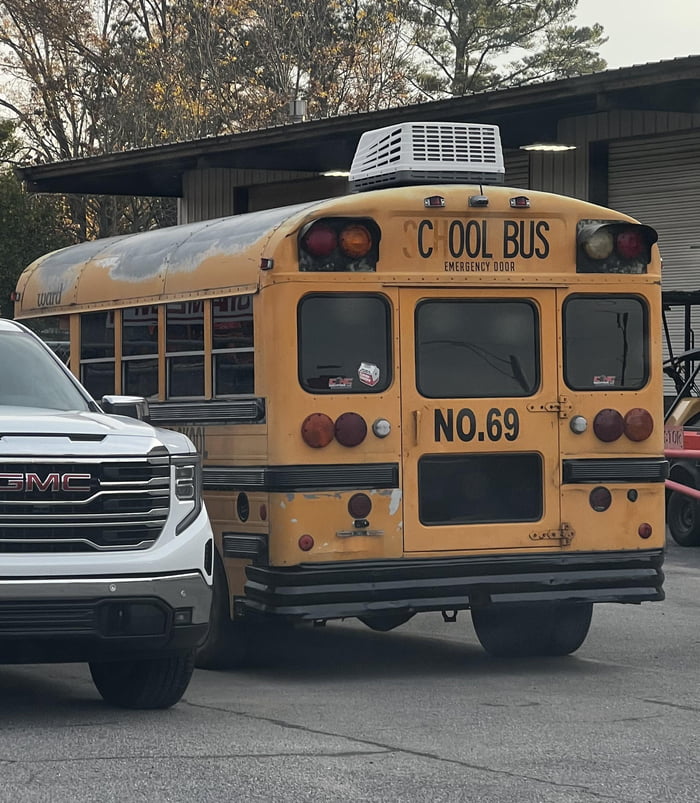 Cool bus coming through - 9GAG