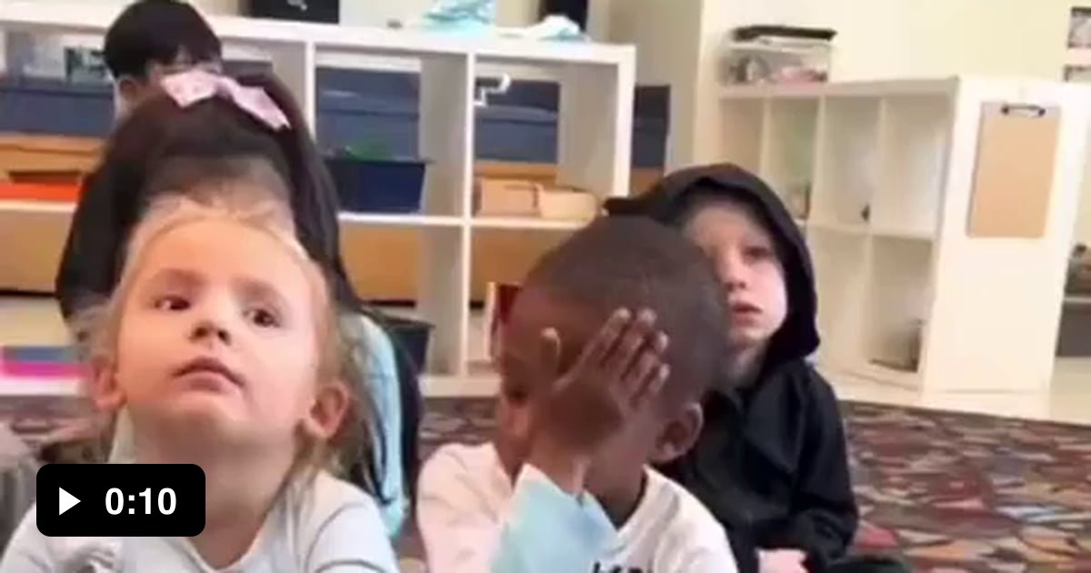 Lil bro did the yawn and stretch move! - 9GAG