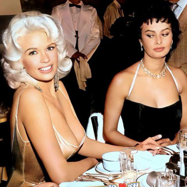 Sophia Loren's legendary side-eye at Jayne Mansfield in 1957. - 9GAG