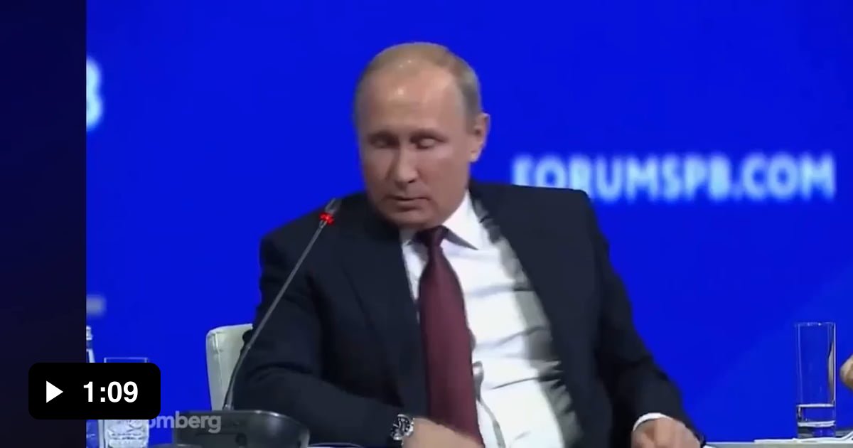 This interaction between Vladimir Putin and Emmanuel Macron (2018) - 9GAG