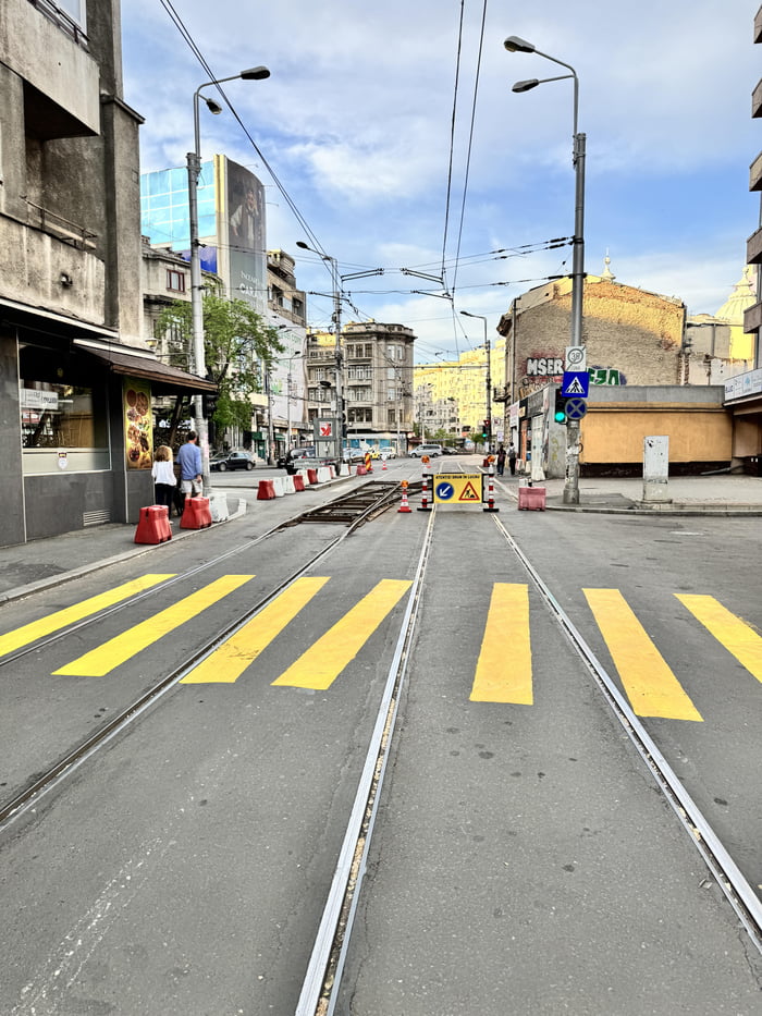 To paint parallel lines… - 9GAG