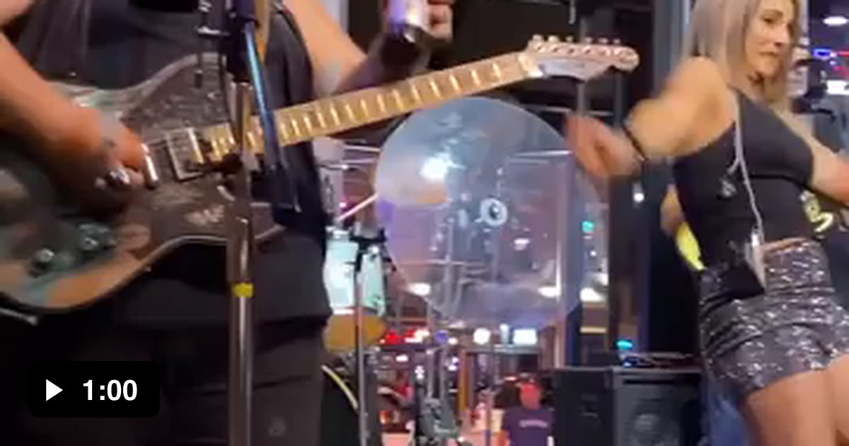 Multitasking level: Expert. - 9GAG