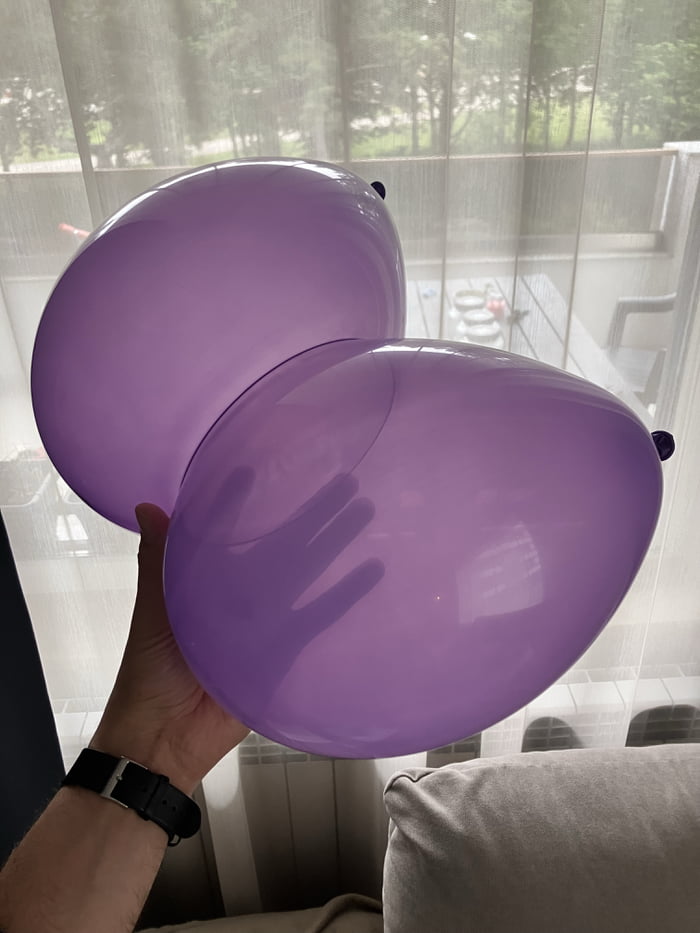 All it takes is a defective double balloon to feel like a child again ...