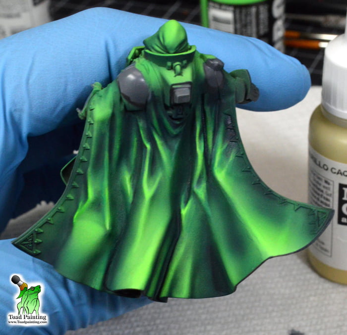 Playing around with fluorescents on the Lions cloak. - 9GAG
