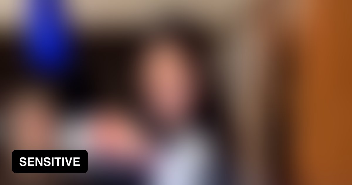 Glad her friend caught her on the way down - 9GAG