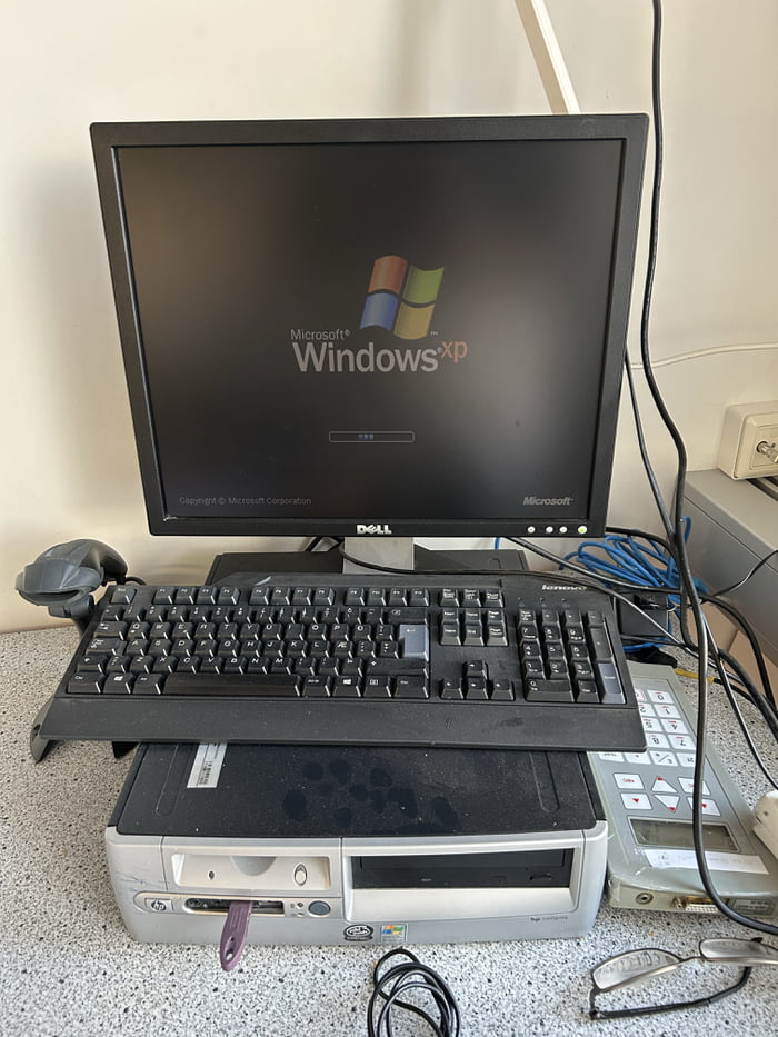 I did it. I found an unupdated version of windows XP 🥹 - 9GAG