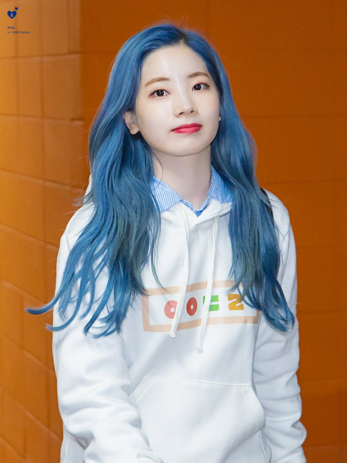 Blue-haired Dahyun - 9GAG