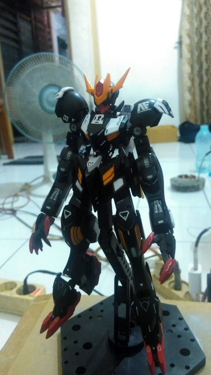 My first custom paint gunpla - 9GAG