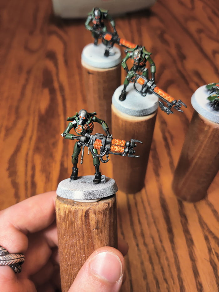 Just finished my second attempt at painting some Necrons. This time from the Mephrit Dynasty ...