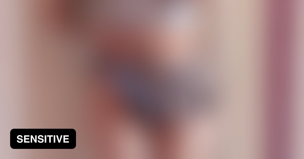 Ooh, lil panty shot c; - 9GAG