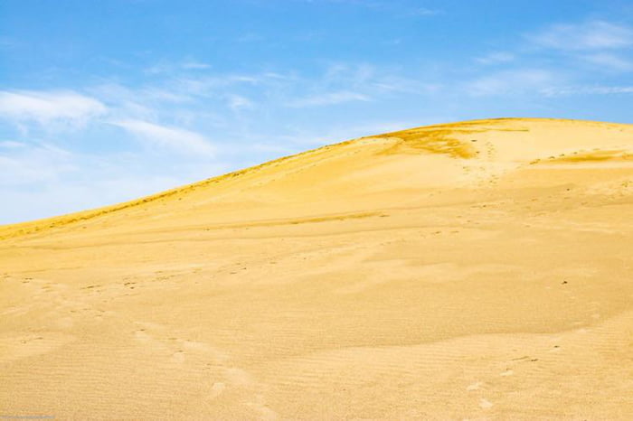 The death of Windows XP (Tottori Sand Dunes in Tottori, Japan) - 9GAG
