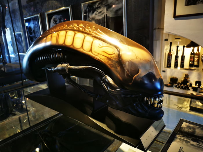 Alien head by H.R. Giger - 9GAG