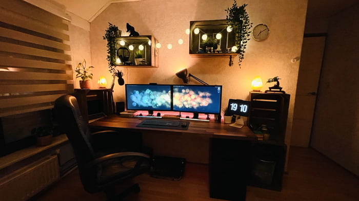 Cosy home office at night - 9GAG