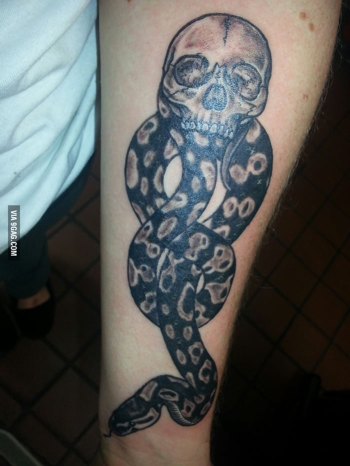 My new tattoo, ball python dark mark! Any harry potter fans? - 9GAG