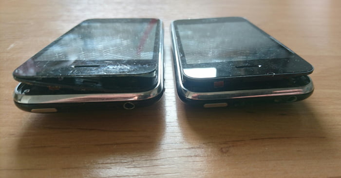 Both the batteries of my old iPhone 3Gs blew up - 9GAG