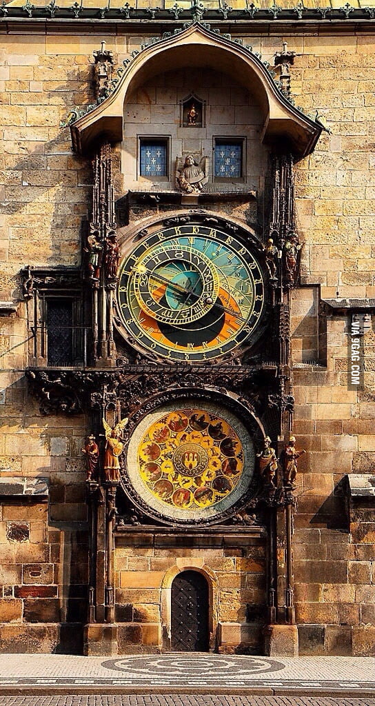 600 year old astronomical clock in Prague - 9GAG