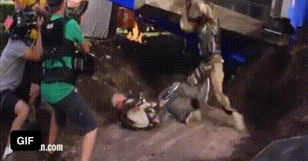 Matt Damon - The winner dance - 9GAG