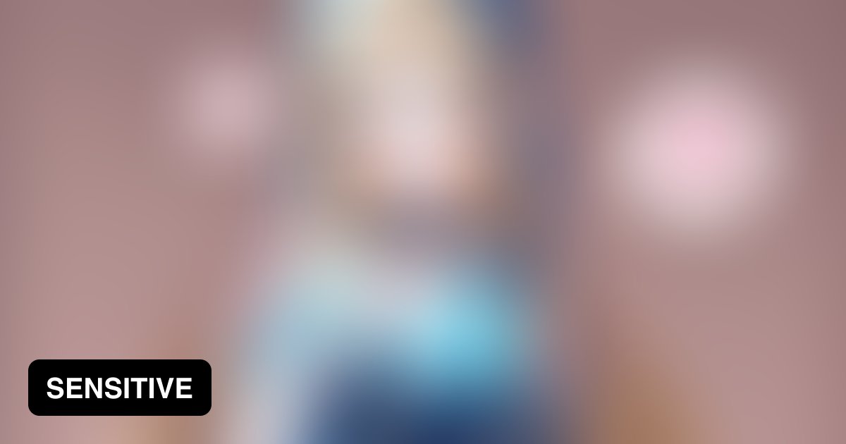 Zelda's small thigh gap - 9GAG