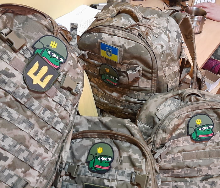 Wednesday Pepe squad is ready - 9GAG