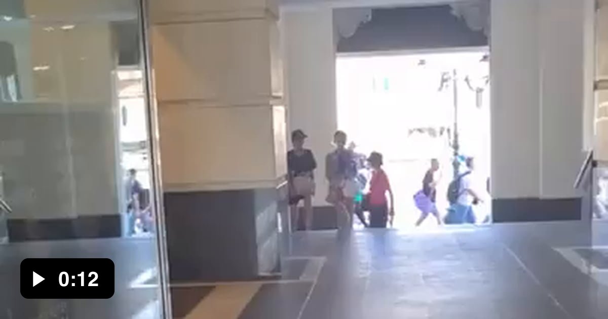 Lady exposing pickpockets in Italy - 9GAG