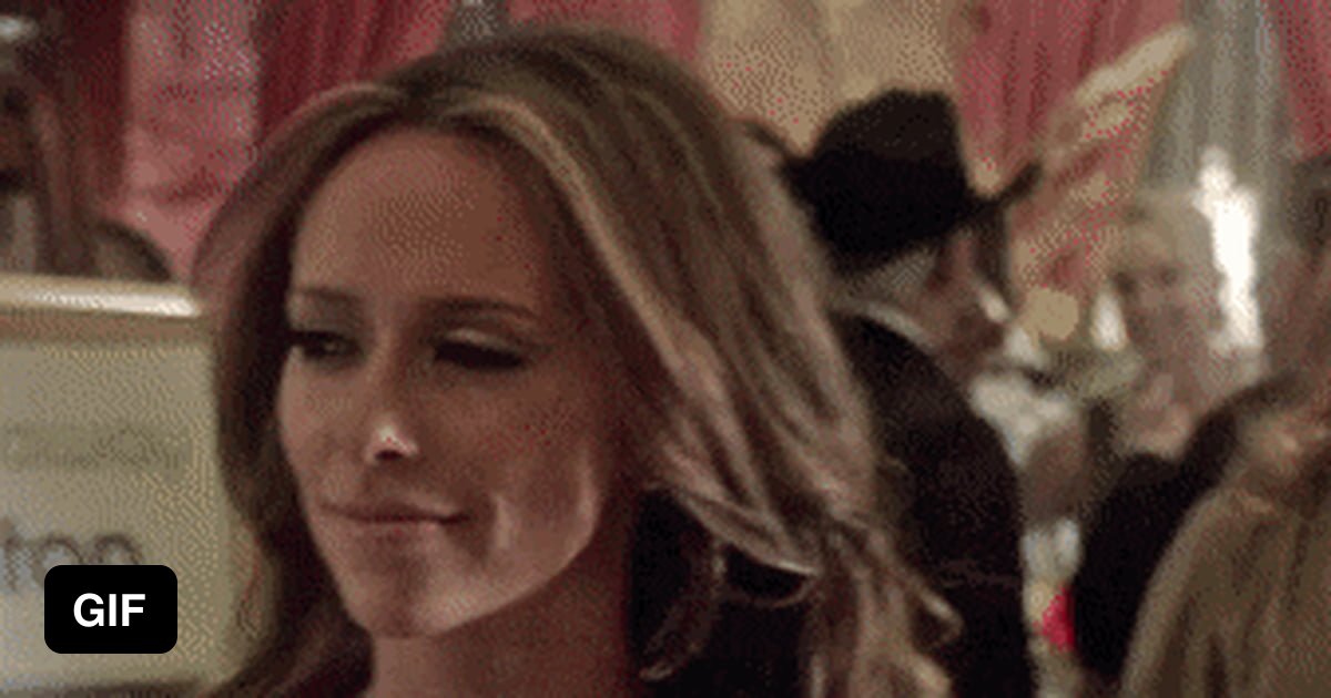 Jennifer Love Hewitt - 9GAG