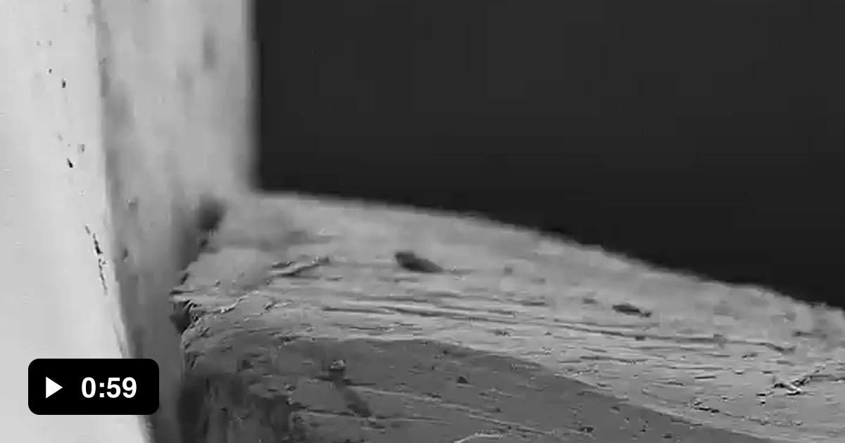 Cutting Metal under an Electron Microscope - 9GAG
