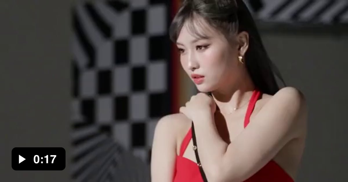 Momo in red - 9GAG