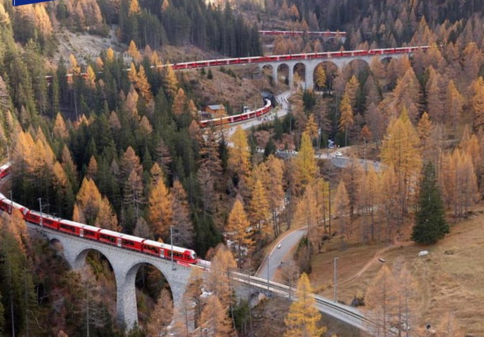 The longest passenger train in the world (2km long) - 9GAG