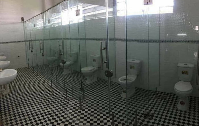 Nice public bathroom you have there. - 9GAG