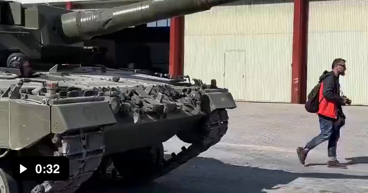 Ukrainian tank drivers train to work with Leopard 2 at the training ...