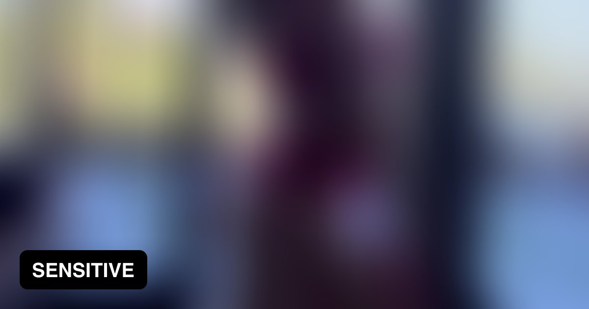 Hot Reel in Red...👄 - 9GAG