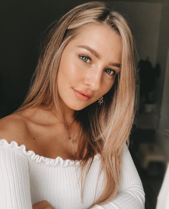 Dania Harnack - 9GAG