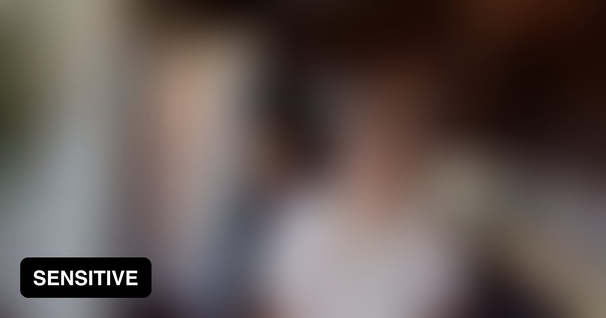 Quick! While She’s In The Shower - 9GAG