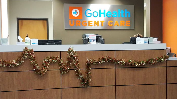 Someone's flatlining for Christmas - 9GAG