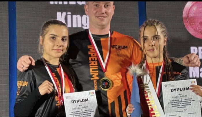 Polish twin sisters. Boxing in the same weight. They both got to the ...