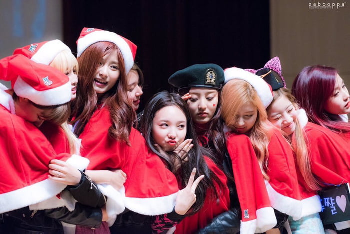 Twice group hug - 9GAG
