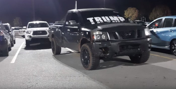 "This window sticker is dangerous, but I sure do love fig Newtons" Who ...